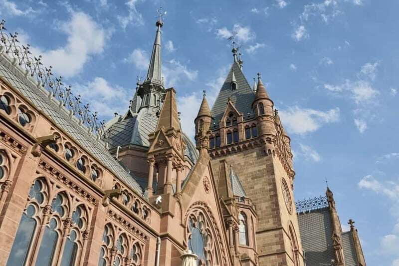 Cologne: Private Half-Day Trip Drachenburg Castle and Linz - FAQ