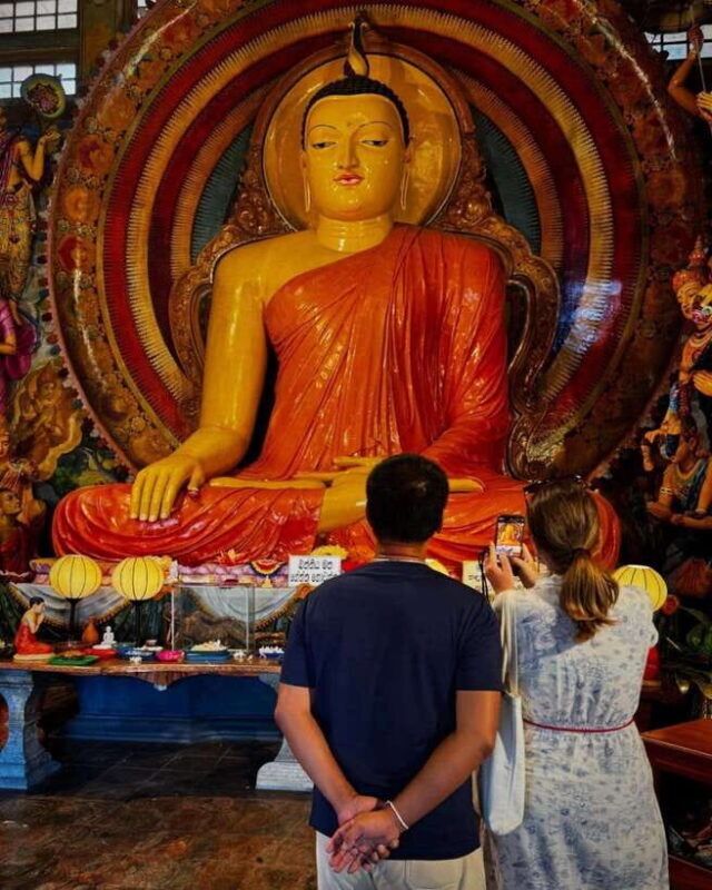 Colombo: 2-Day City Tour with 3 star Hotel Stay & Breakfast - Hotel and Breakfast: Comfort and Convenience