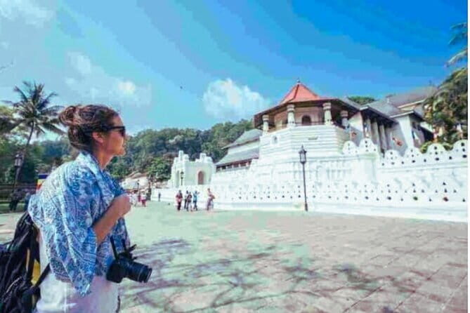 Colombo Airport to Kandy Taxi - Who Should Consider This Service?