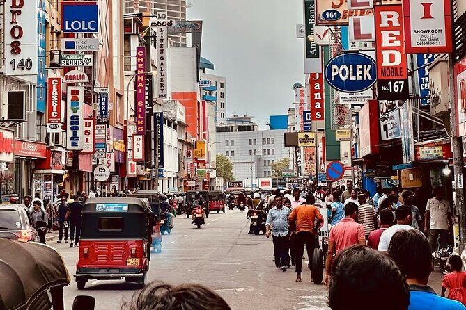 Colombo by Tuk Tuk  Sightseeing Entry Fees included - Key Points