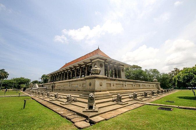 Colombo City Highlights Coach Excursion - Who Should Consider This Tour?