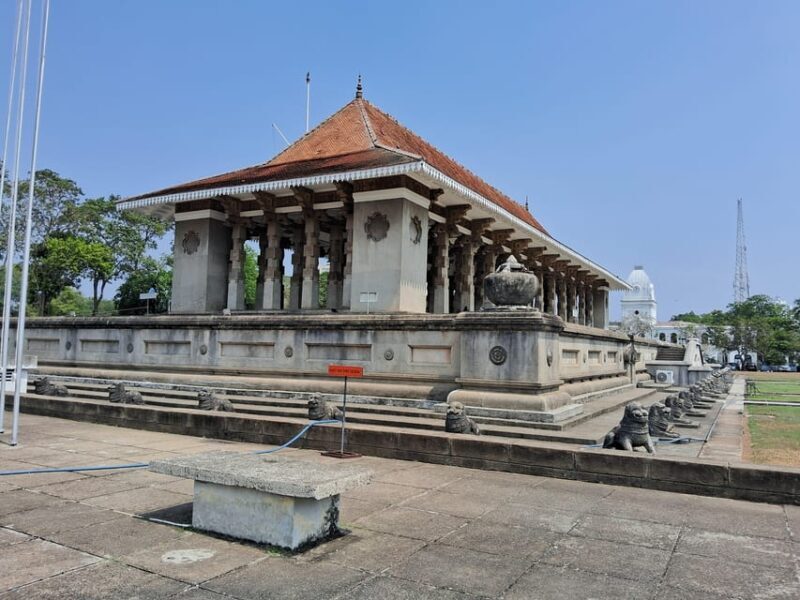 Colombo: City Sightseeing Tour by Car with Driver-Guide - Who Is This Tour Best For?