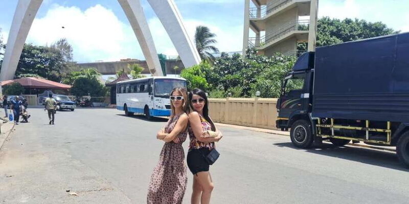 Colombo: City Tour by Tuk Tuk - All Entrance fees Included - Key Points