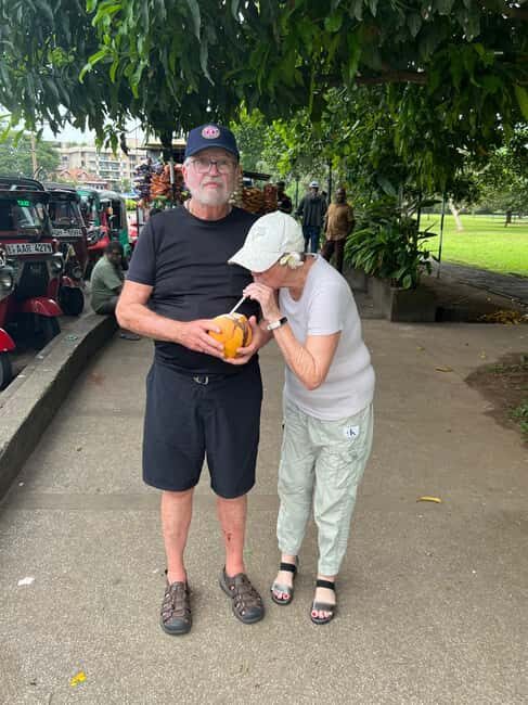 Colombo: Local Food Tour & Sightseeing by Tuk-Tuk with Meals - Practical Tips for Participants