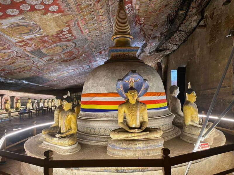 Colombo-Negombo : Sigiriya & Dambulla Cave Full-Day Tour - Discovering Sigiriya: The Ancient Rock Fortress