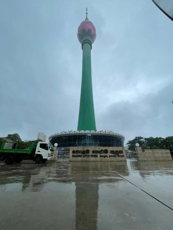 Colombo: Private guide City Tour TUk ( all-inclusive ) - FAQ