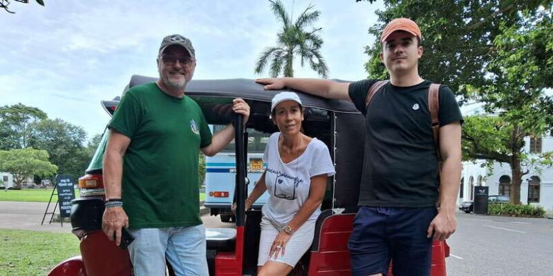 Colombo: Private Tuk-Tuk City Tour with All Entry Fees - Key Points