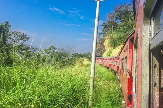 Colombo to Ella train ride on (Train No: 1015 "Udarata Menike") - FAQ
