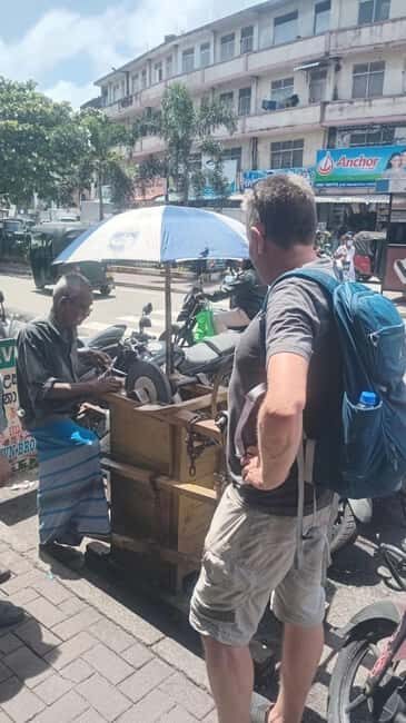 Colombo unseen walking tour taste with snacks. - Key Points