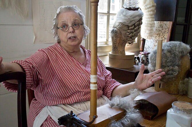 Colonial Contradictions Self Guided Walking Tour of Williamsburg - A Thorough Look at the Williamsburg Self-Guided Tour