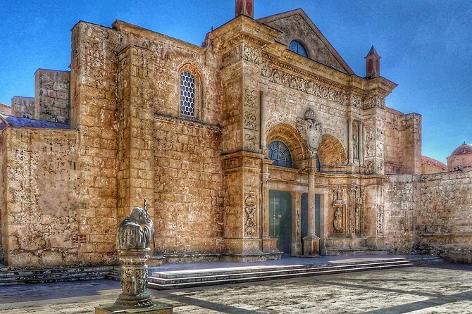 Colonial Santo Domingo and hidden natural beauties City Tour - Discovering Hidden Natural Gems: Los Tres Ojos Park