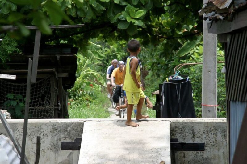 Colors Of Bangkok: 4-Hour Small Group Bike Tour - Starting Point and Journey to the Green Lung