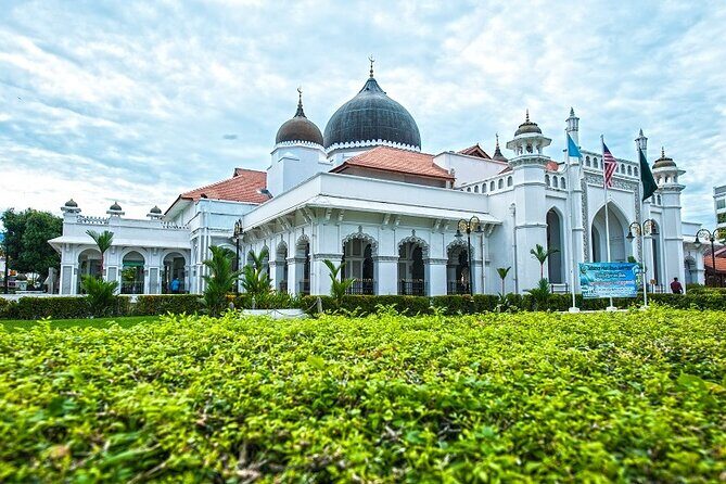 Colors of George Town Walking Tour - Authentic Encounters and Traveler Tips