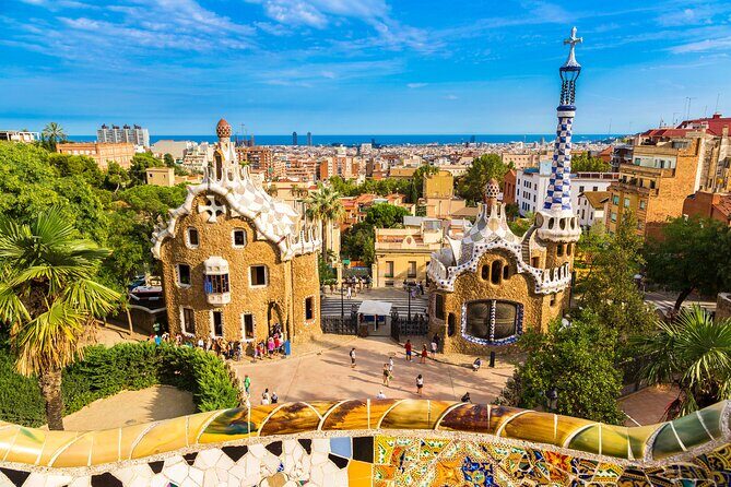 Combo: Skip the Line Sagrada Familia & Park Guell Guided Tour - Exploring the Heart of Gaudí: The Sagrada Familia