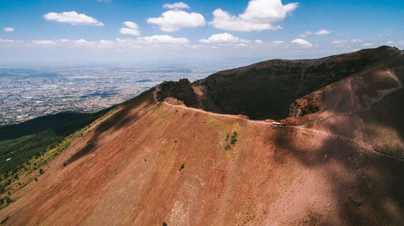 COMBO TOUR VESUVIO & POMPEII WITH LOCAL GUIDE - Who Should Consider This Tour?