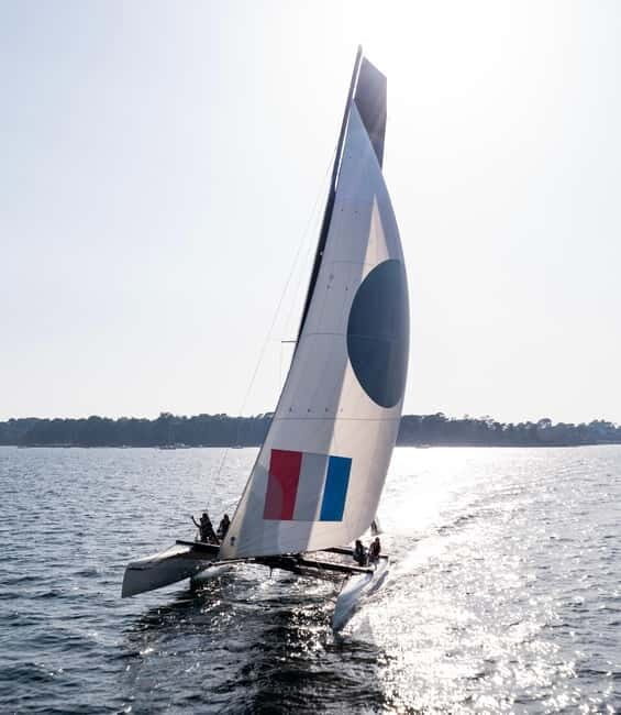 Come aboard at Larmor-Baden: discover our Extreme 40 catamaran - Key Points