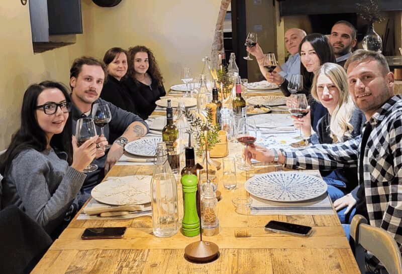 Communal dinner in an ancient Tuscan farmhouse - Key Points