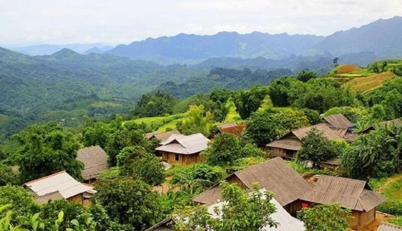 Community Tourism: Immersion in the Hmong village of Hua Tat, Departure from Hanoi - Key Points