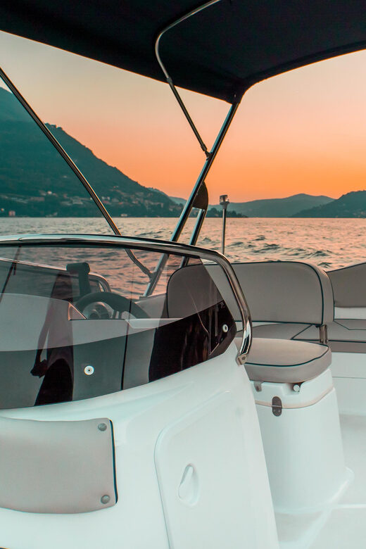 Como: 1-Hour Private Speedboat Tour on Lake Como - The Practicalities: Pricing, Duration, and Accessibility