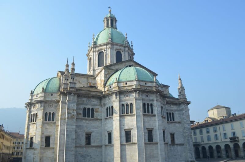 Como: Gourmet Food Experience with Private Boat Cruise - FAQ