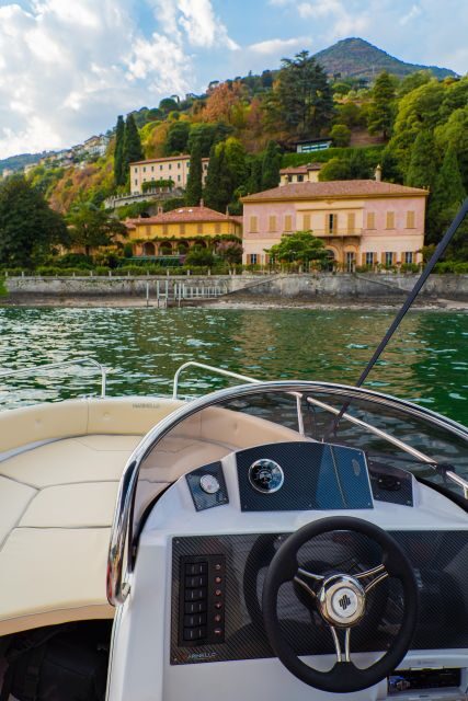 Como: Private 1-Hour Boat Rental - Diving into the Itinerary
