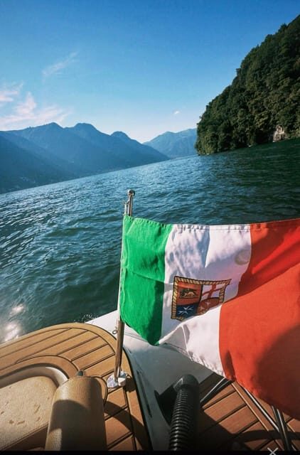 Como: Shared Boat Tour - What It Feels Like on the Water
