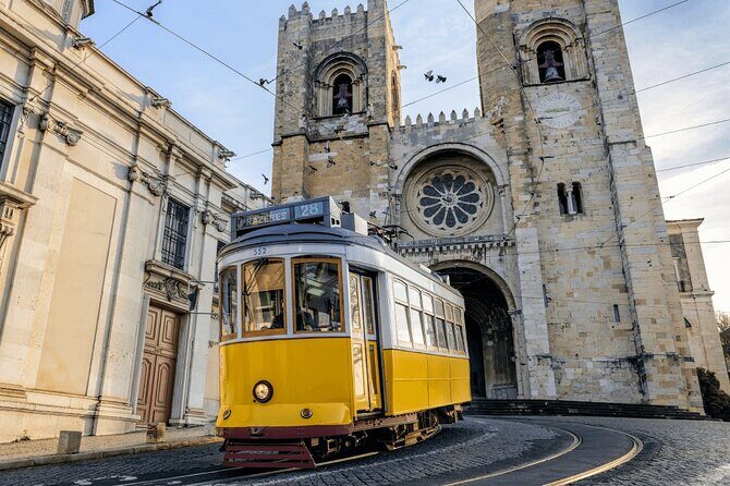 Complete Historical City Tour with a Tuk Tuk - Key Points