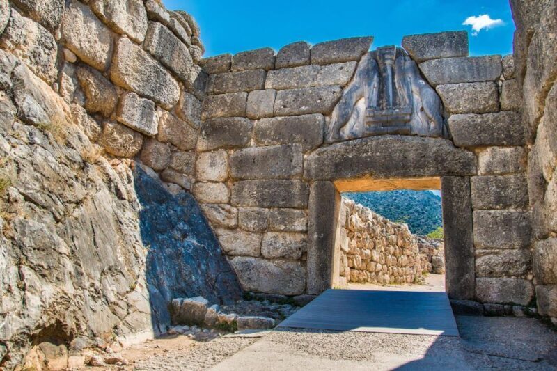 Complete Peloponnese  Delphi Meteora(4 days-3 nights) - Day 3: The Sacred Realm of Delphi and Arachova