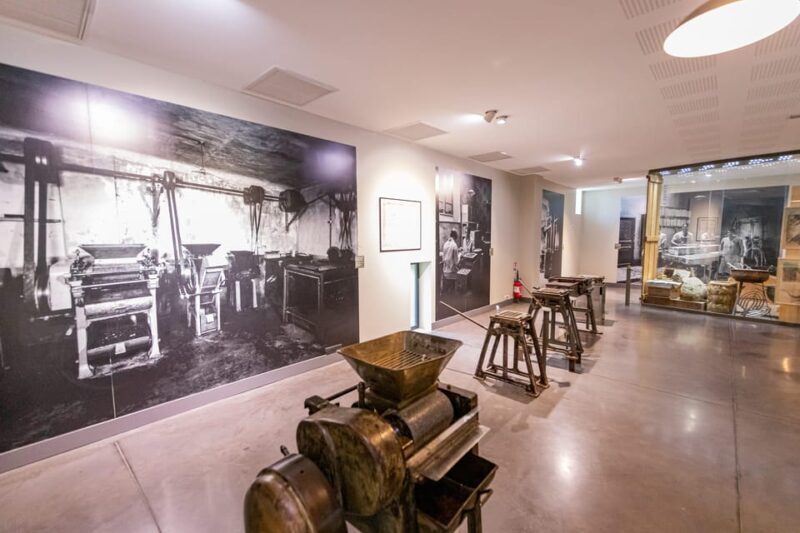 Confiserie du Roy René: gourmet guided tour of the calisson museum - Key Points