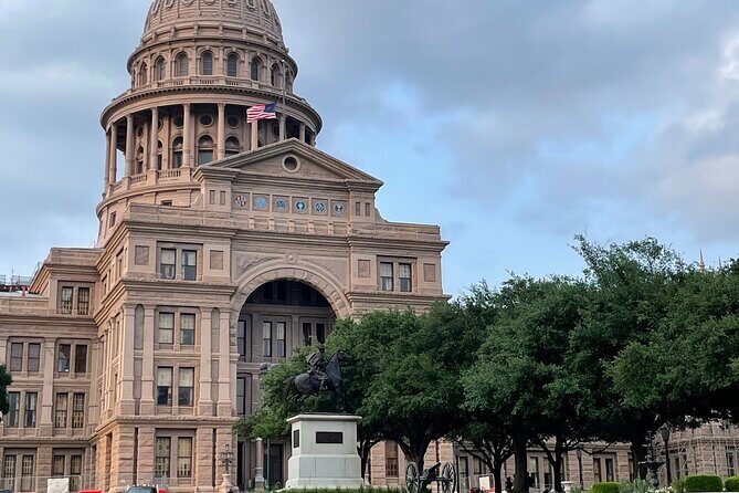 Congress Avenue Walking Tour at Downtown Austin Landmarks - Key Points