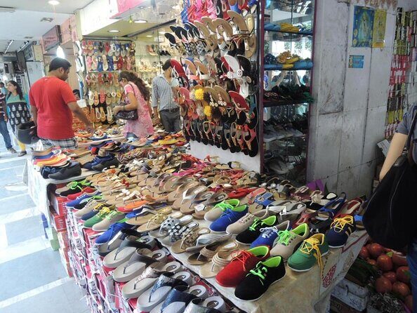 Connaught Place Tour Including Janpath Market and a Dosa at Saravana Bhavan - A Balanced View: Pros and Cons