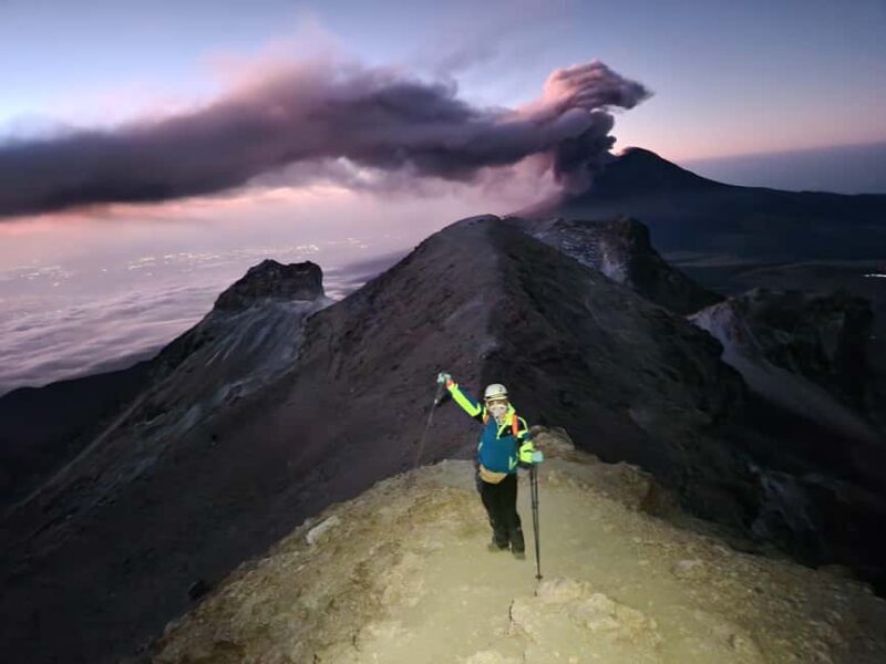 Conquer the summit of the Iztaccihuatl volcano - Key Points