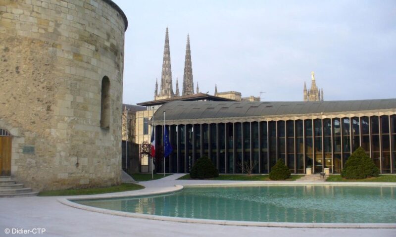 Contemporary Architecture in Bordeaux city center! - Key Points
