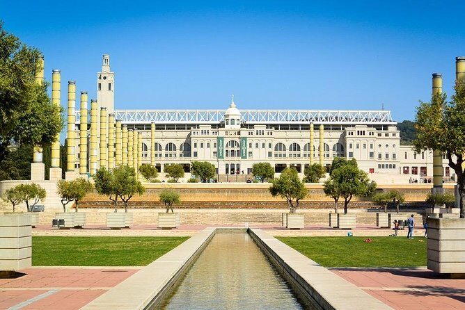 Contrasts Barcelona Tour in a Small Group with Hotel Pickup - A Closer Look at the Itinerary