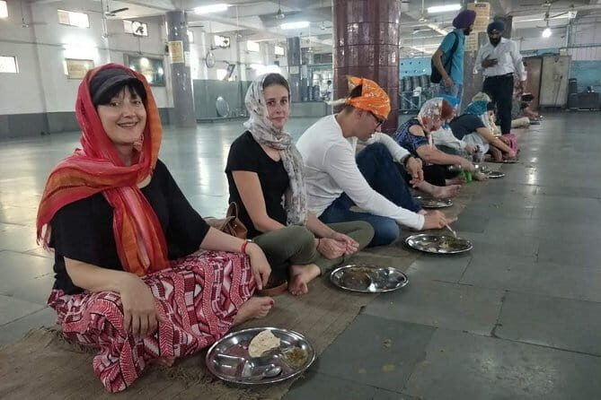 Contrasts of Old and New Delhi - Key Points