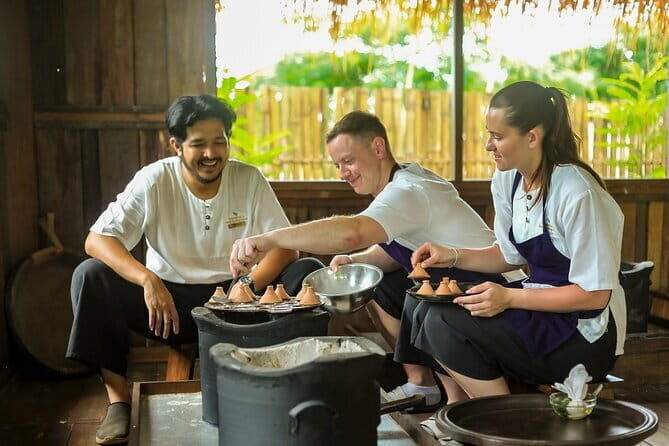 Cook Local Northern Thai Food in Traditional House - A Practical Guide to Cooking Local Northern Thai Food in a Traditional Setting