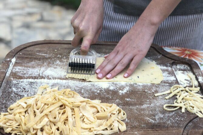 Cooking Class in a historical villa in Siena Provence - Key Points