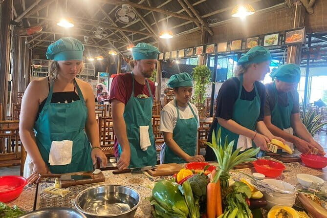 Cooking Class with Ph and Bamboo Basket Boat Tour - Who Should Consider This Tour?
