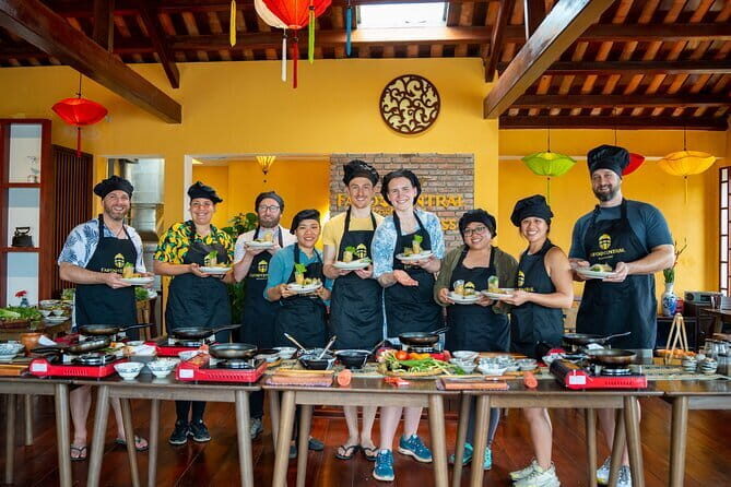 Cooking Class with Tra Que Eco Farm & Local Market Discovery - Key Points