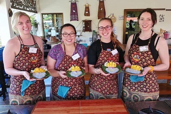 Cooking Evening Class Chiang Mai Visit Organic Garden and Market - Authenticity & Atmosphere