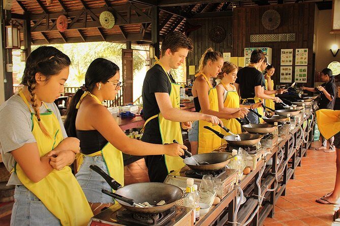 Cooking Experience at Lanta Thai Cookery School From Koh Lanta - Introduction: Experience Thai Cooking on Koh Lanta
