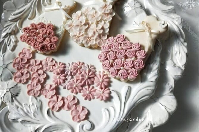 Cooking experience to squeeze sakura with icing cream in Tokyo - Key Points
