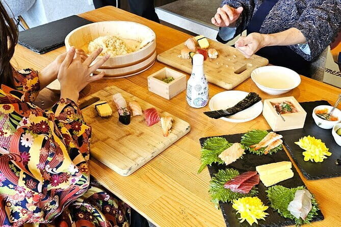Cooking experience to squeeze sakura with icing cream in Tokyo - The Charm of Cherry Blossom-Inspired Decor