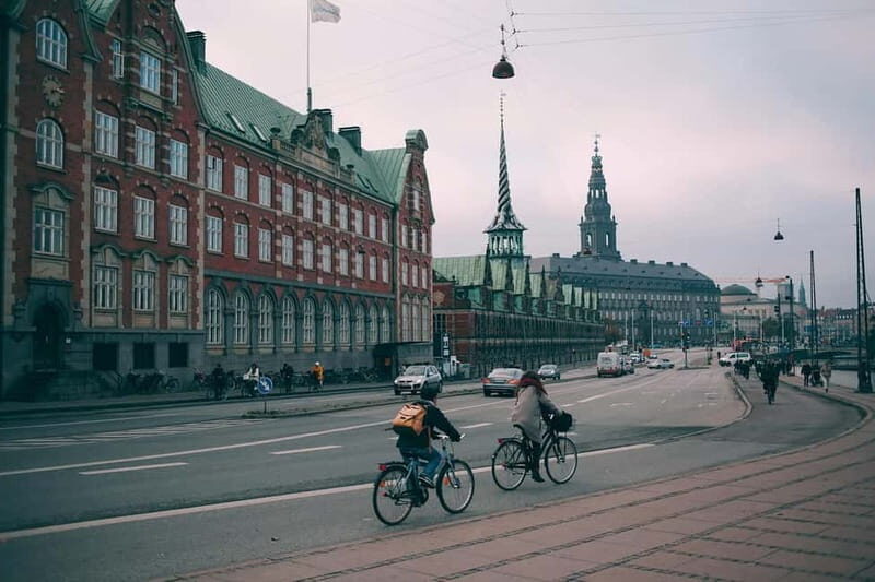 Copenhagen: Guided Bike Tour in French - Key Points