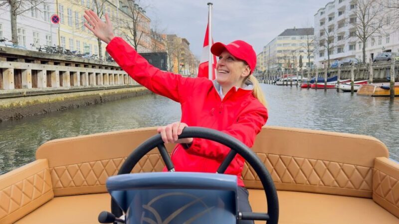 Copenhagen: Guided Canal Tour by Electric Boat - The Experience During Different Seasons