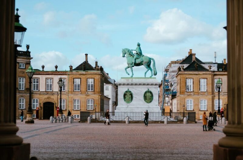 Copenhagen: Hygge & Highlights Walking Tour with Local Guide - A Closer Look at the Copenhagen Hygge & Highlights Tour