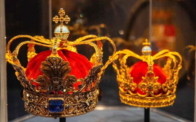 Copenhagen: Rosenborg and Christiansborg Palaces Tour in Spanish - Introduction