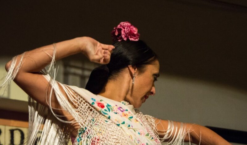 Córdoba: Flamenco Show Ticket with Drinks - The Drinks and Optional Tapas