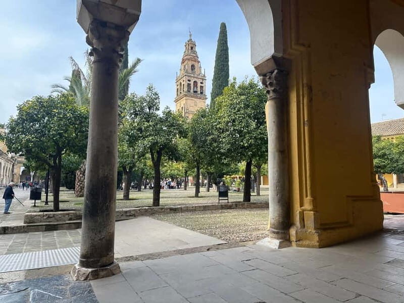 CORDOBA: GUIDED VISIT TO THE MOSQUE-CATHEDRAL OF CORDOBA WITHOUT QUEUES SPANISH - A Closer Look at the Córdoba Mosque-Cathedral Guided Tour
