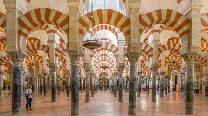 Córdoba: Mosque and Alcazar Private Tour with tickets - Key Points